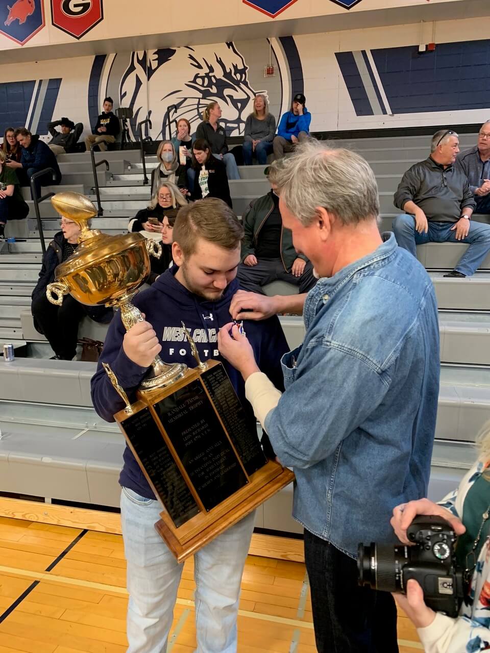 WCCHS Senior Niziolek Receives Randall Jacob Award